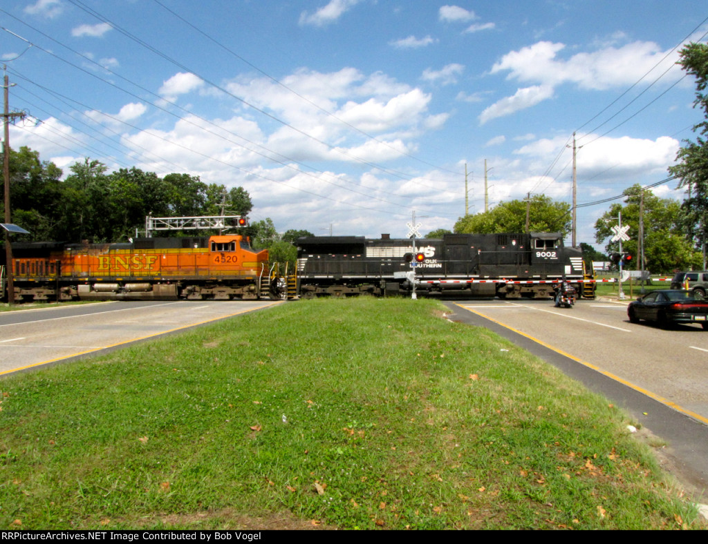 NS 9002 and BNSF 4520